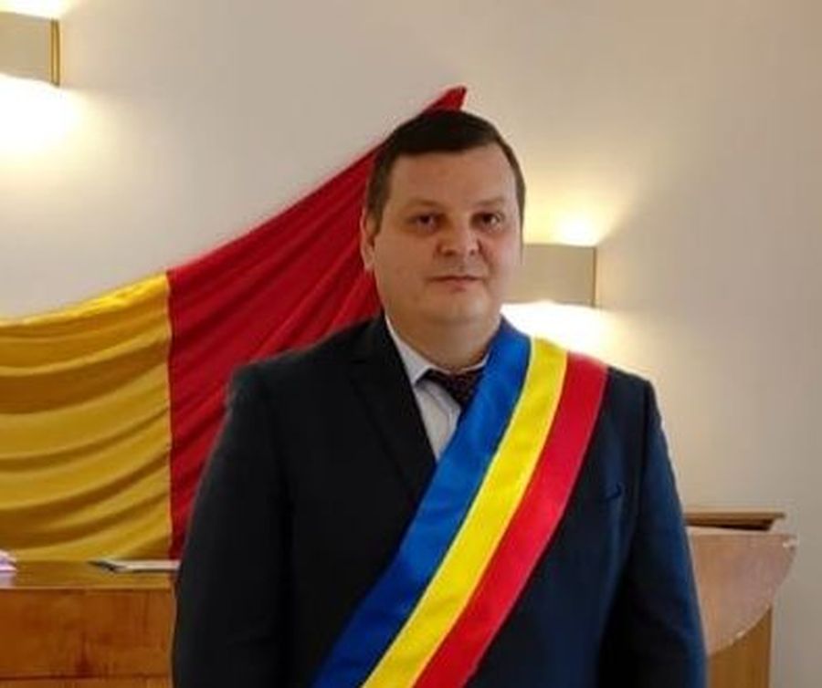 Dragoș SIMION, viceprimarul Municipiului Tulcea vă urează CRĂCIUN ...